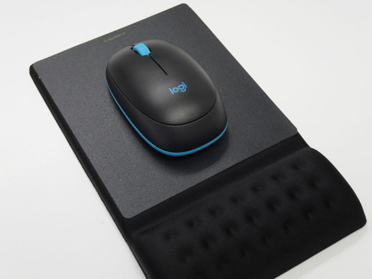 リストレスト一体型快適マウスパッドで手元の負担を軽減しよう ELECOM COMFY MP-096 | ジユウメモメモ